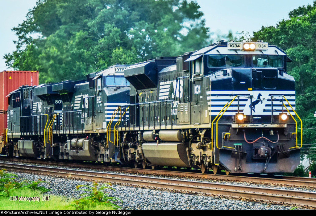 NS 1034 leads an intermodal train